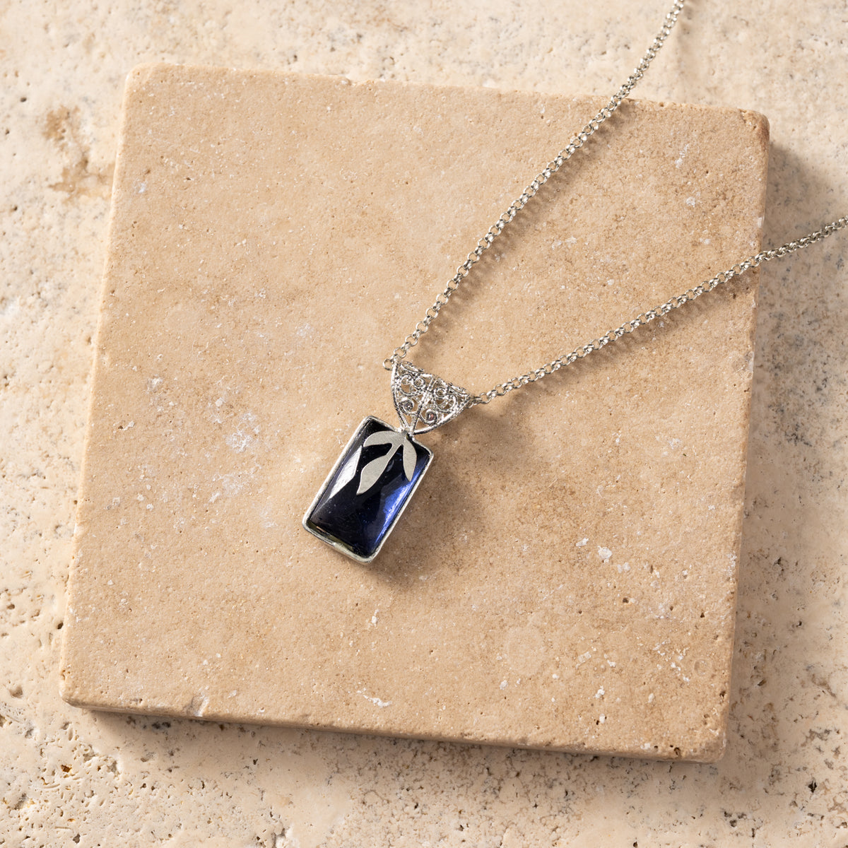 Chandra Glass Stone & Leaf Necklace – Ten Thousand Villages