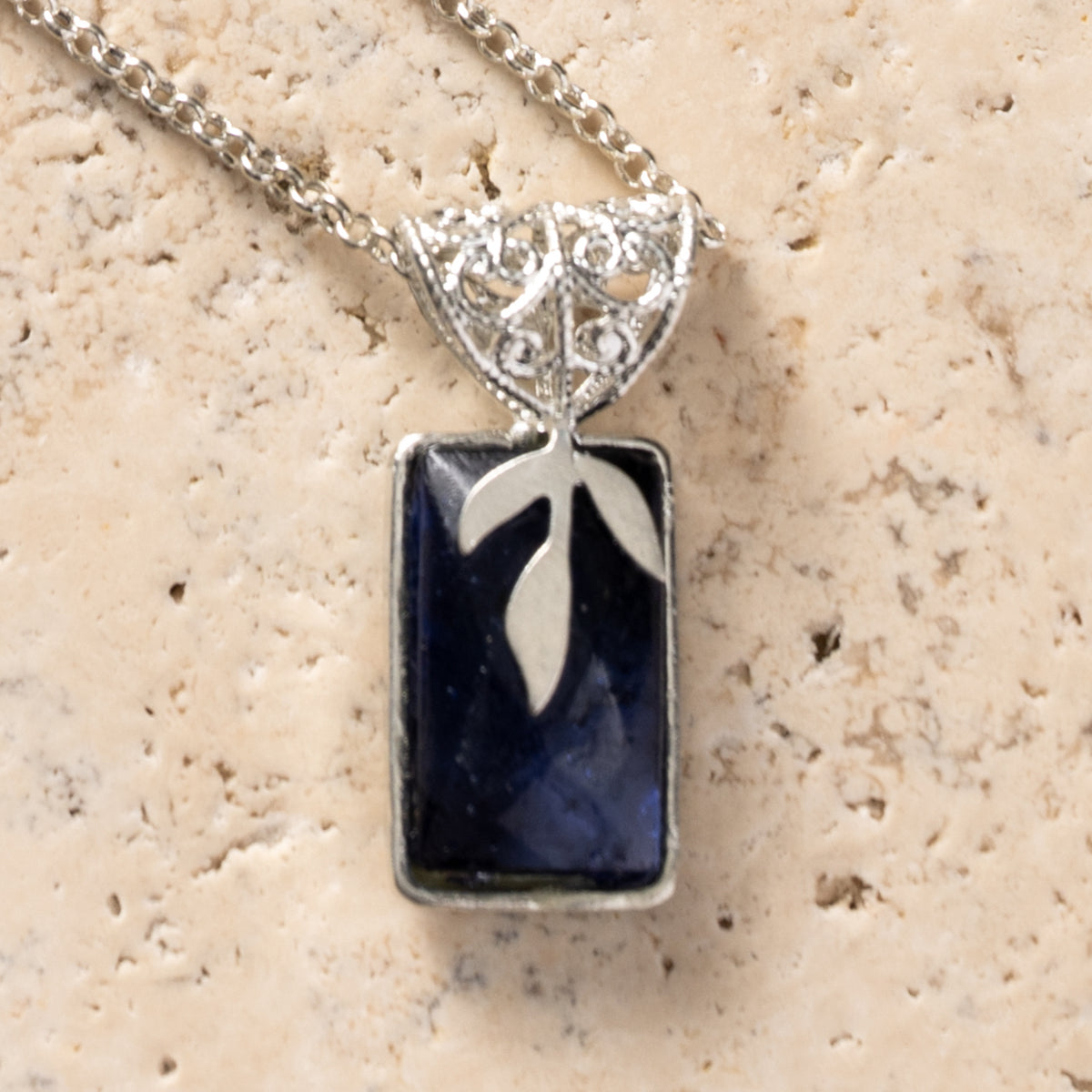 Chandra Glass Stone & Leaf Necklace – Ten Thousand Villages